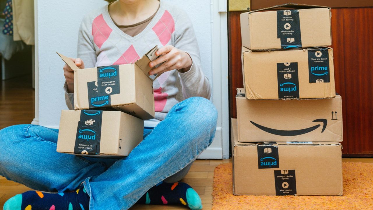 Amazon Counter arriva in Italia: ora i pacchi si ritirano anche al bar